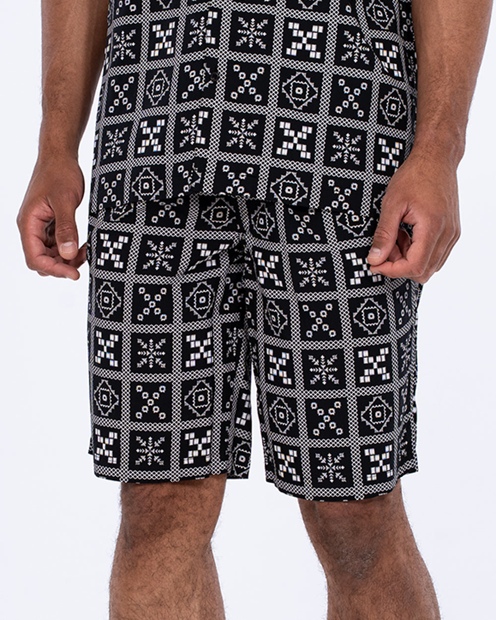 2t Etienne Tall Mens Extra Long Shorts (black/white) | Tall Mens ...